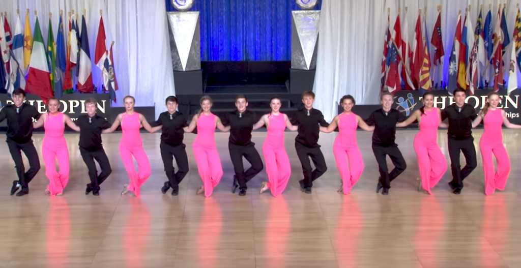 Teenage dancers impress crowd with their incredible Carolina Shag dance ...